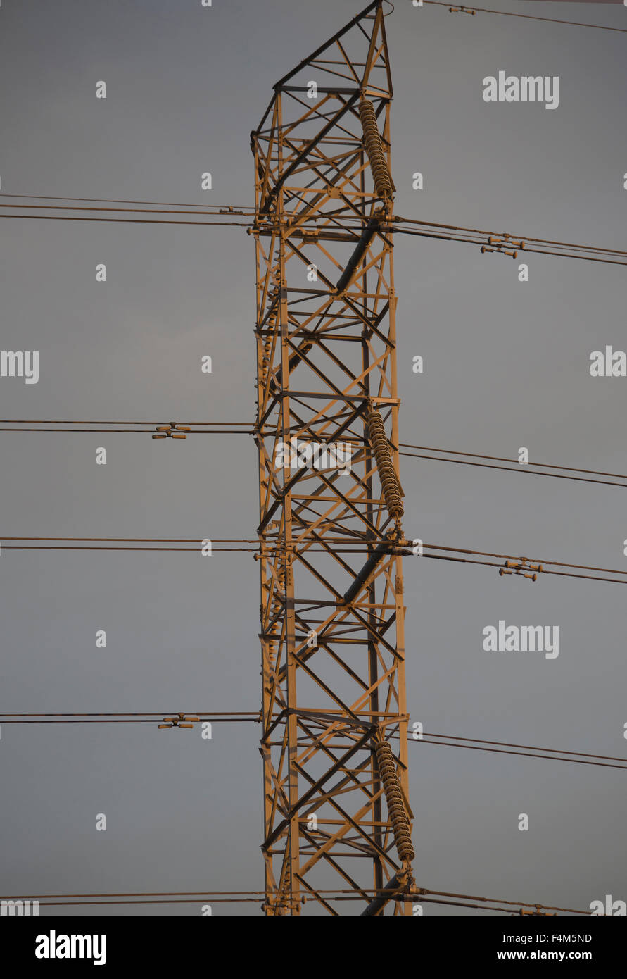 Powerline hi-res stock photography and images - Alamy