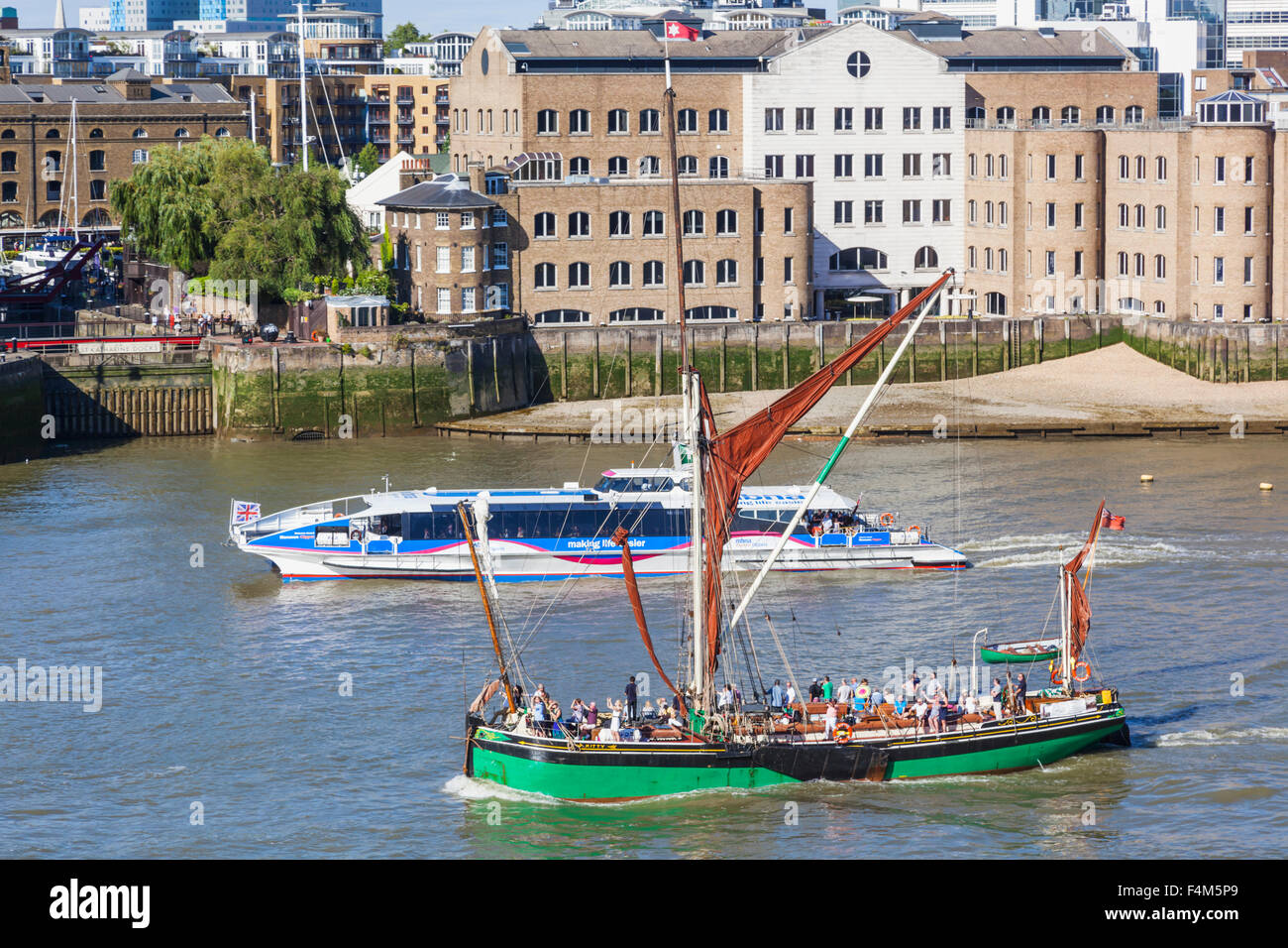 Old river thames hi-res stock photography and images - Alamy