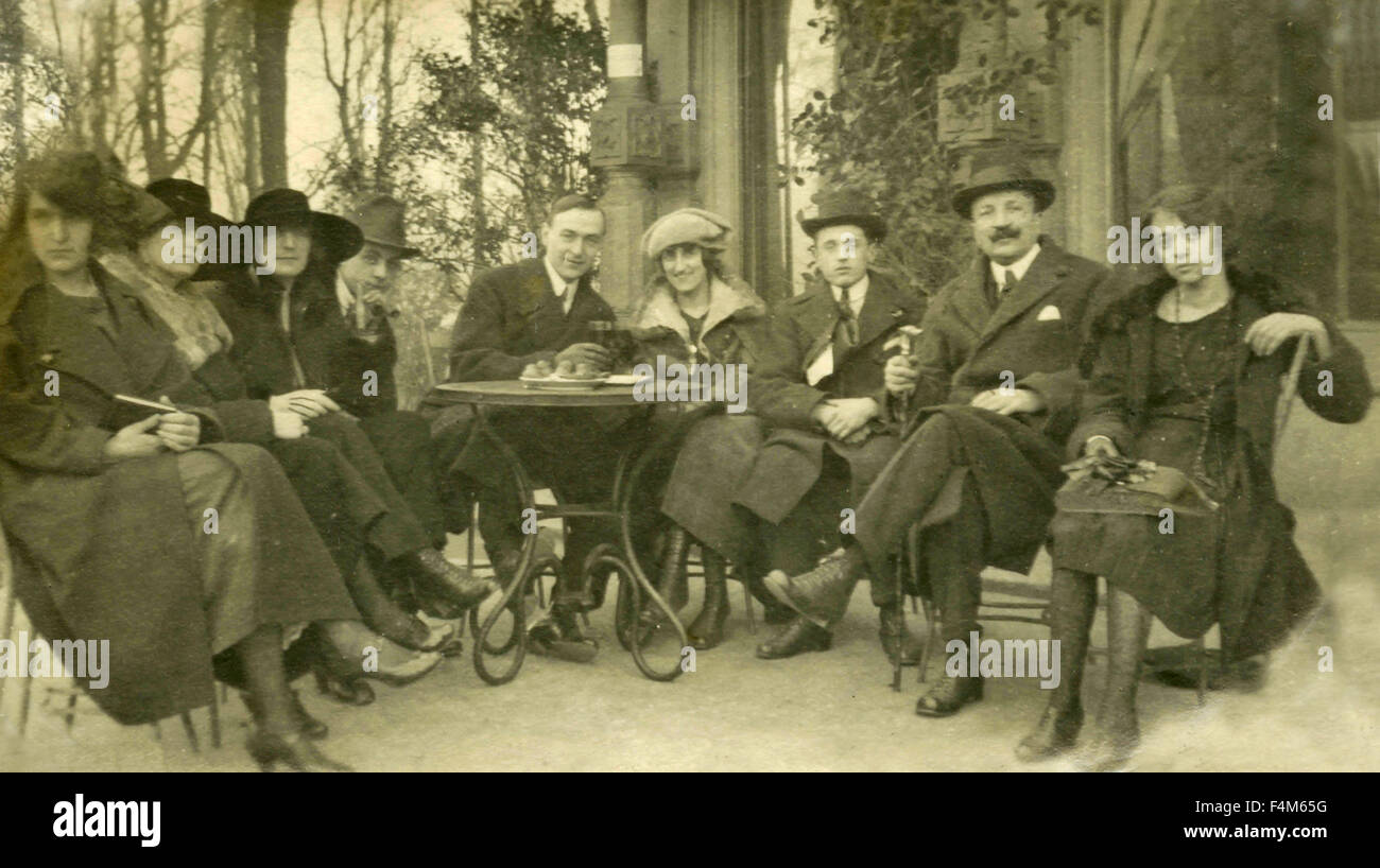 Seated table hi-res stock photography and images - Alamy