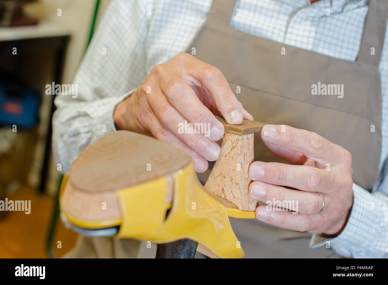 Cobbler on job hi-res stock photography and images - Alamy