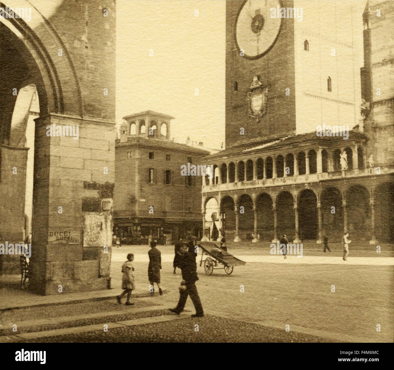 Town hall cremona hi-res stock photography and images - Alamy