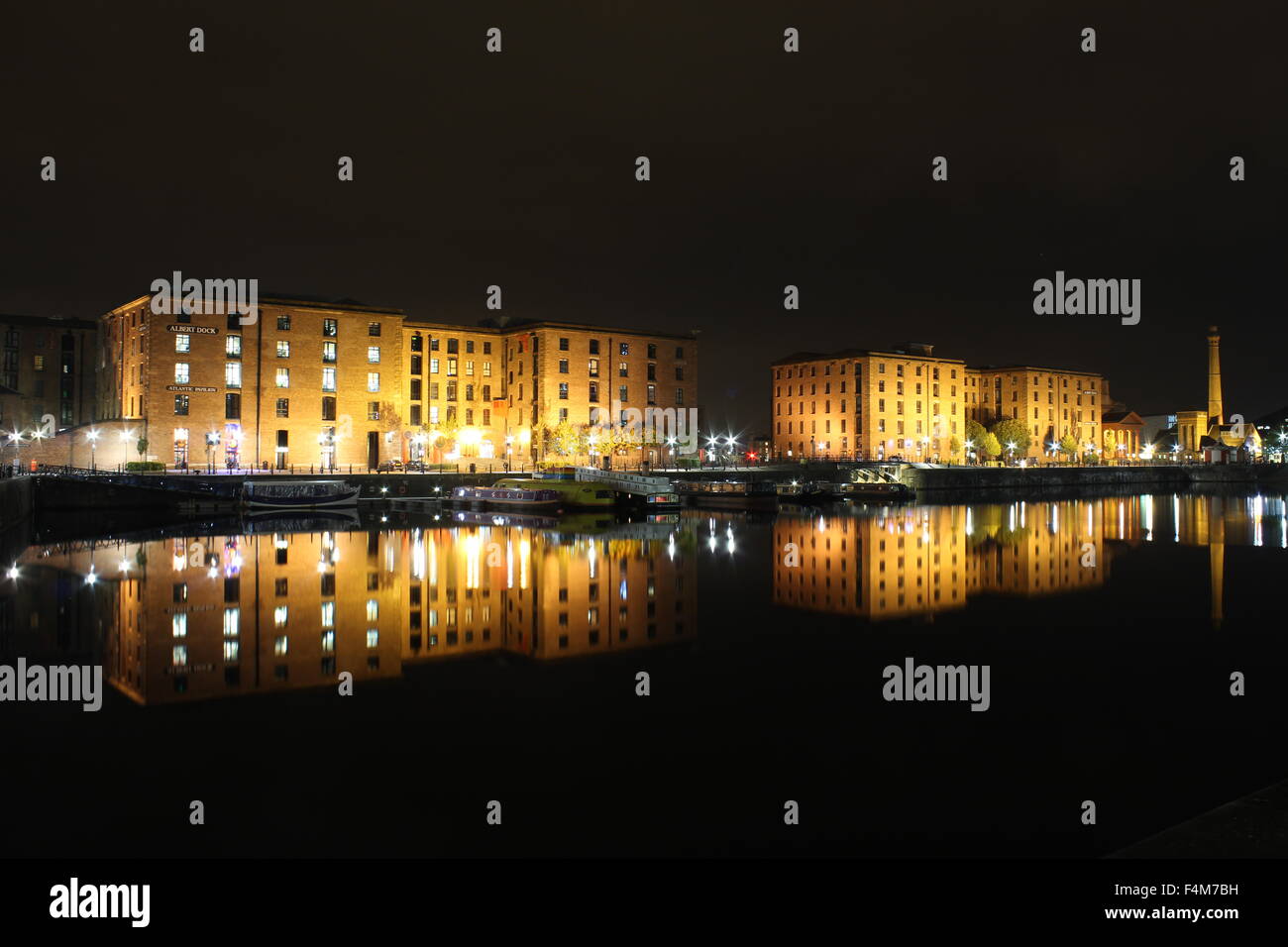 Albert Dock Liverpool at Night Stock Photo - Alamy