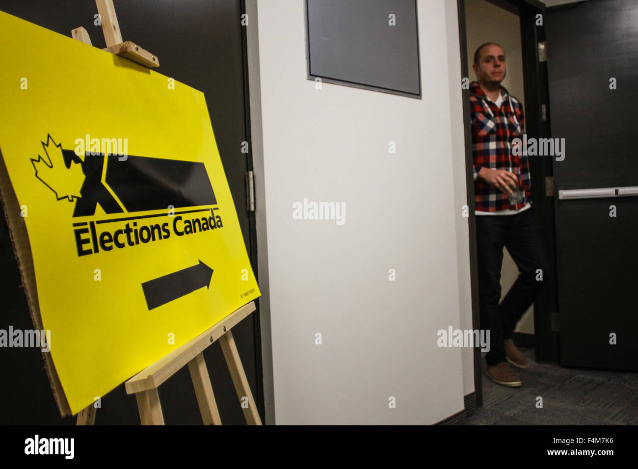 An Elections Canada sign Stock Photo - Alamy