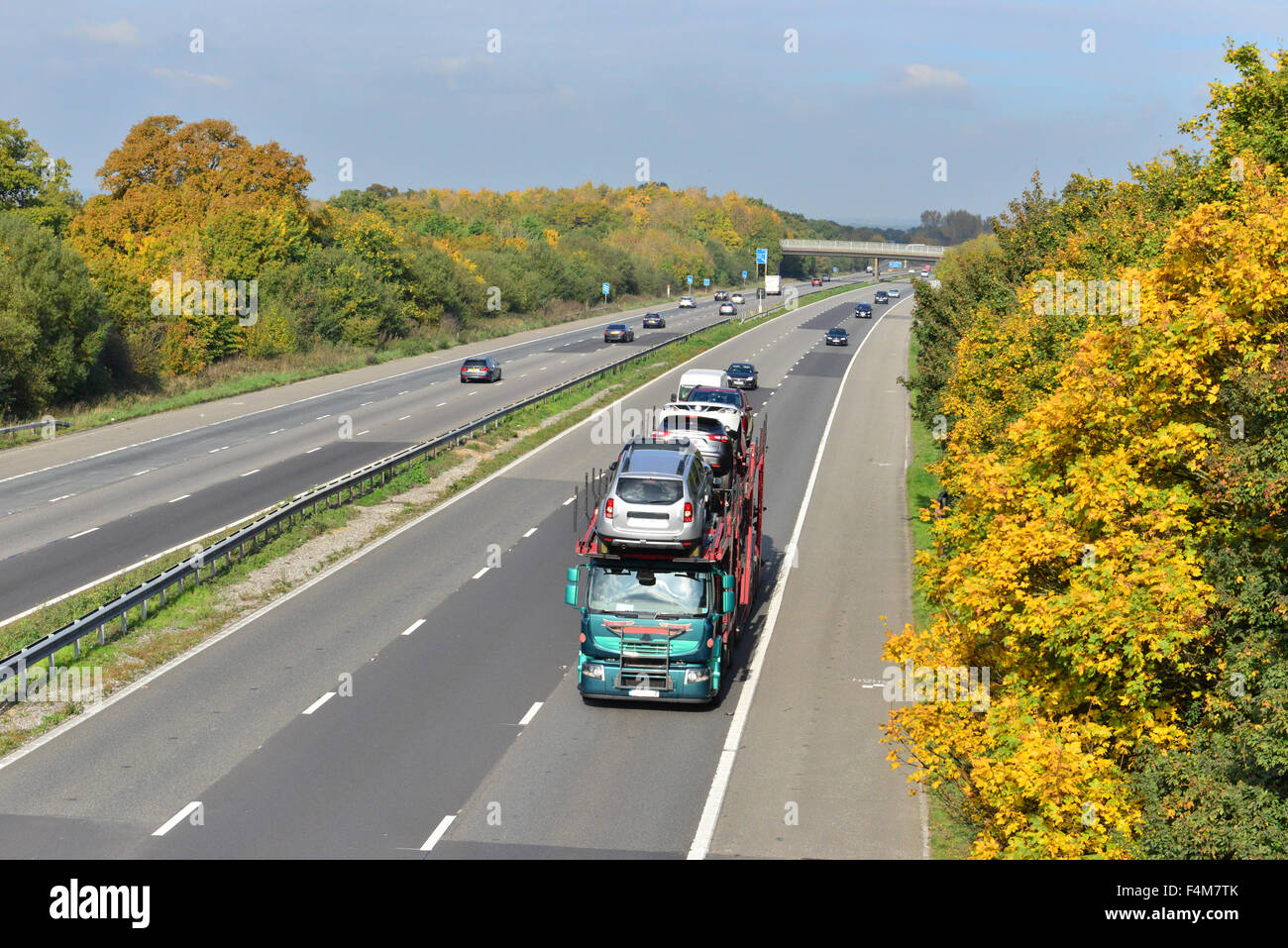 The M23 motorway near Gatwick Airport in Surrey Stock Photo - Alamy