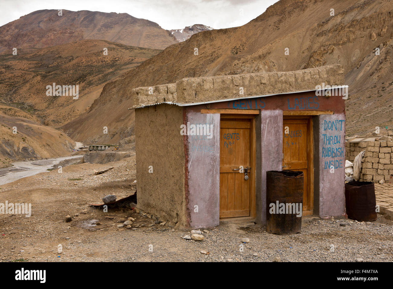 Indian toilet hi-res stock photography and images - Alamy