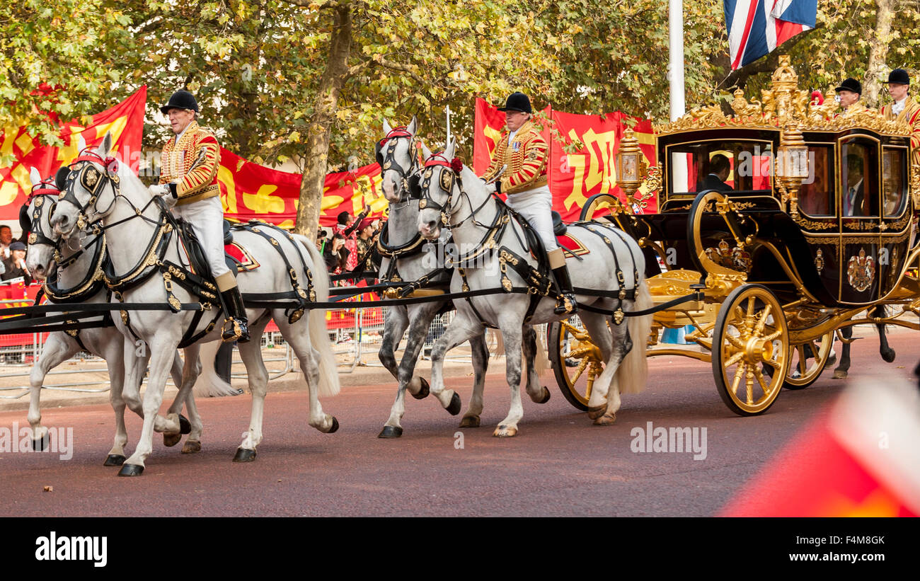 London, UK. 20 October 2015. The carriage carrying Queen Elizabeth and ...
