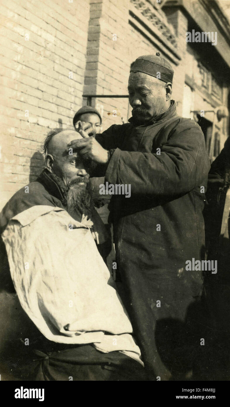 China chinese barber hi-res stock photography and images - Alamy