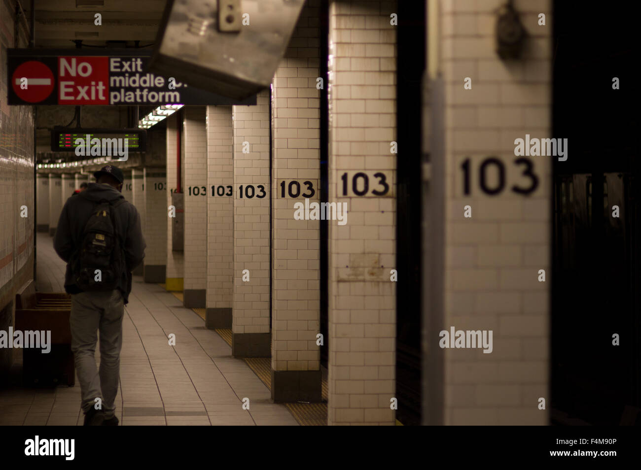 Tiled columns hi-res stock photography and images - Alamy