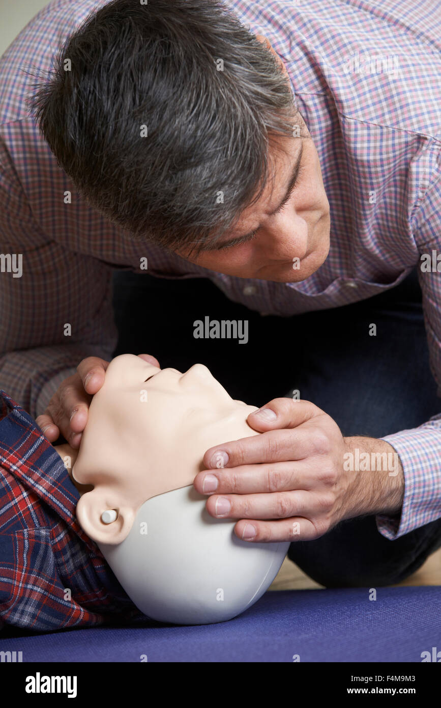 Airway cpr hi-res stock photography and images - Alamy