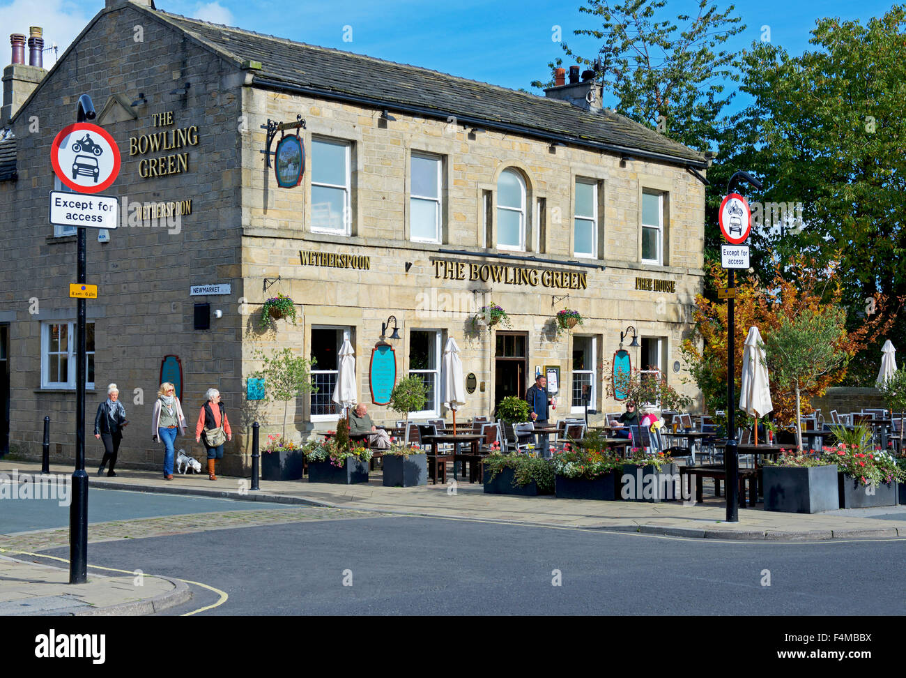 The Bowling Green, a Wetherspoon pub, Otley, West Yorkshire, England UK ...