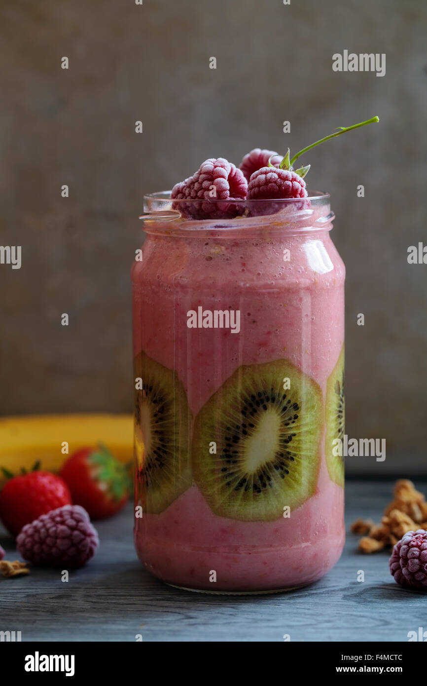 Kiwi fruit shake hi-res stock photography and images - Alamy