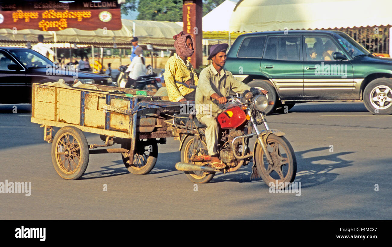 Cart being pulled hi-res stock photography and images - Alamy