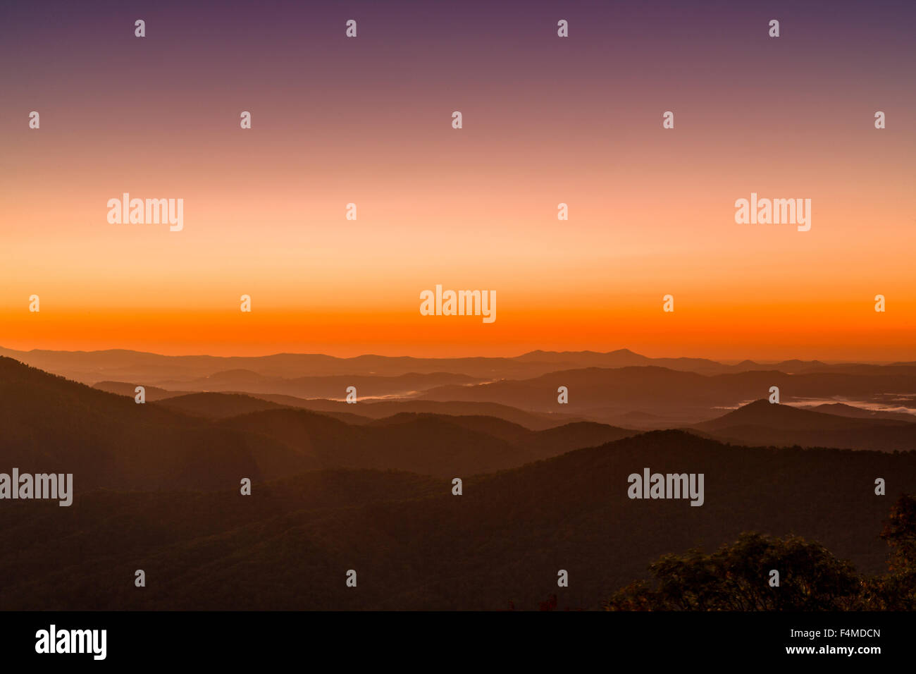 Sunrise over the Blue Ridge mountains from Looking Glass Overlook ...