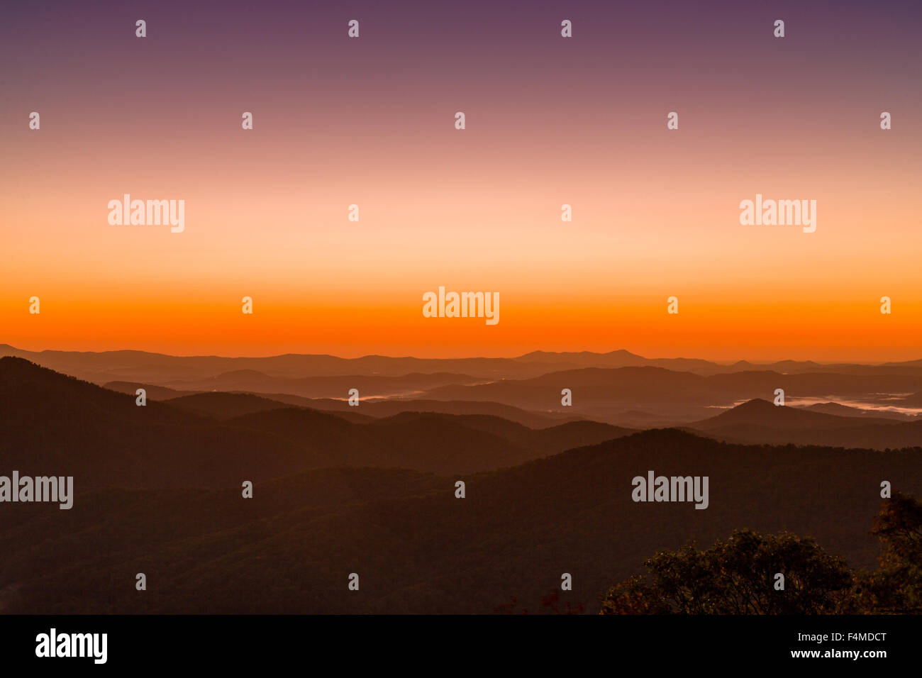 Sunrise over the Blue Ridge mountains from Looking Glass Overlook ...
