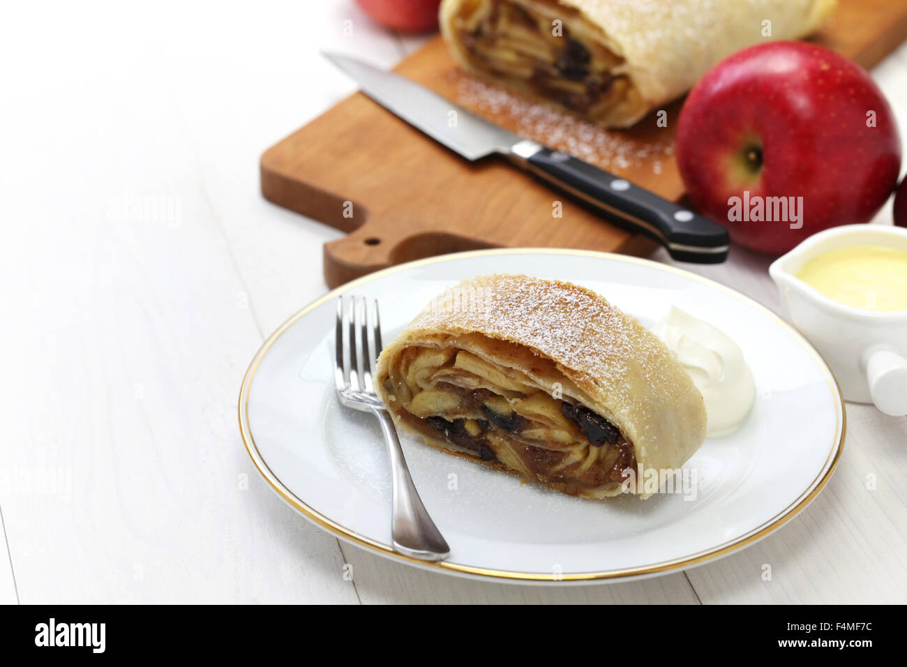 Apfelstrudel hi-res stock photography and images - Alamy