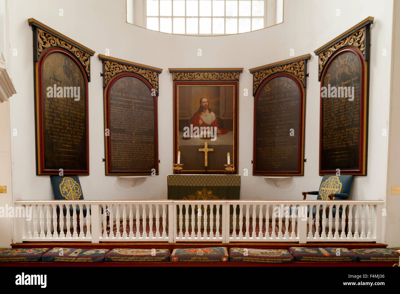 The altar, the Old North Church on the Freedom Trail, Boston ...