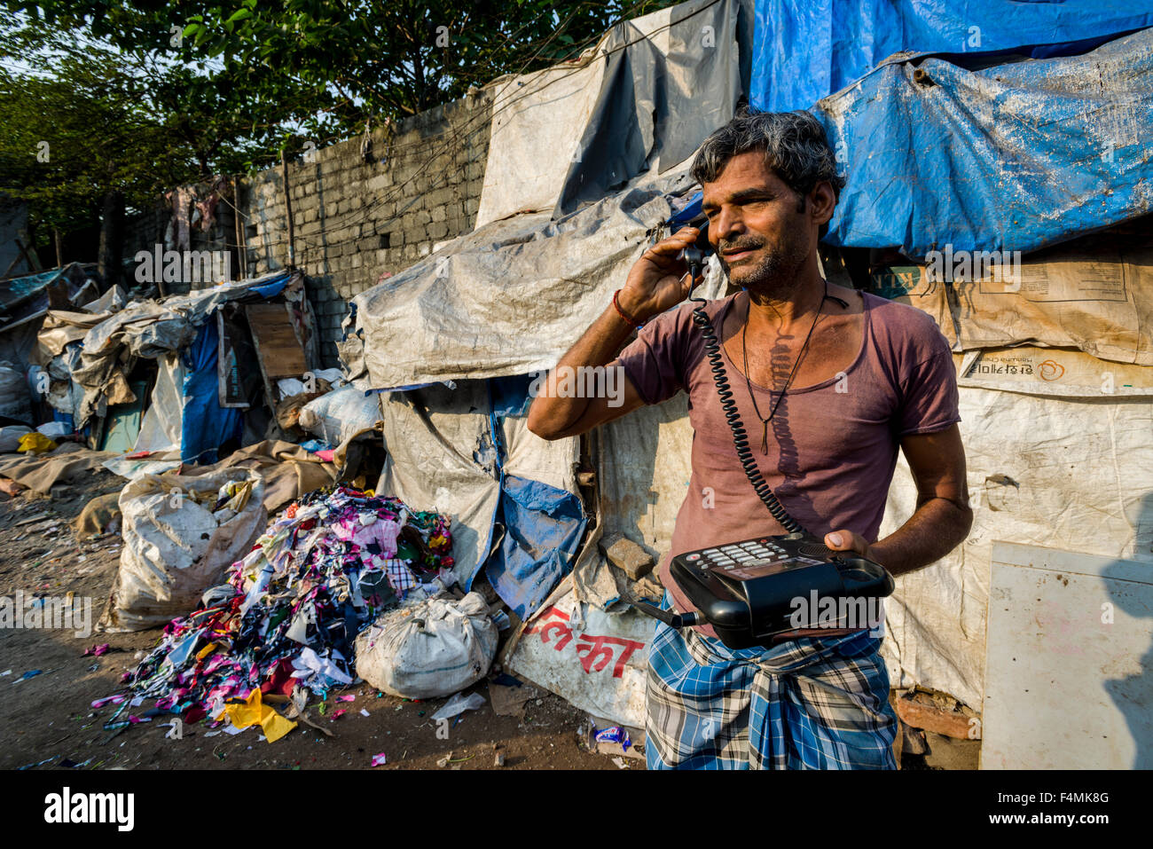 Dharavi slum india rubbish hi-res stock photography and images - Alamy