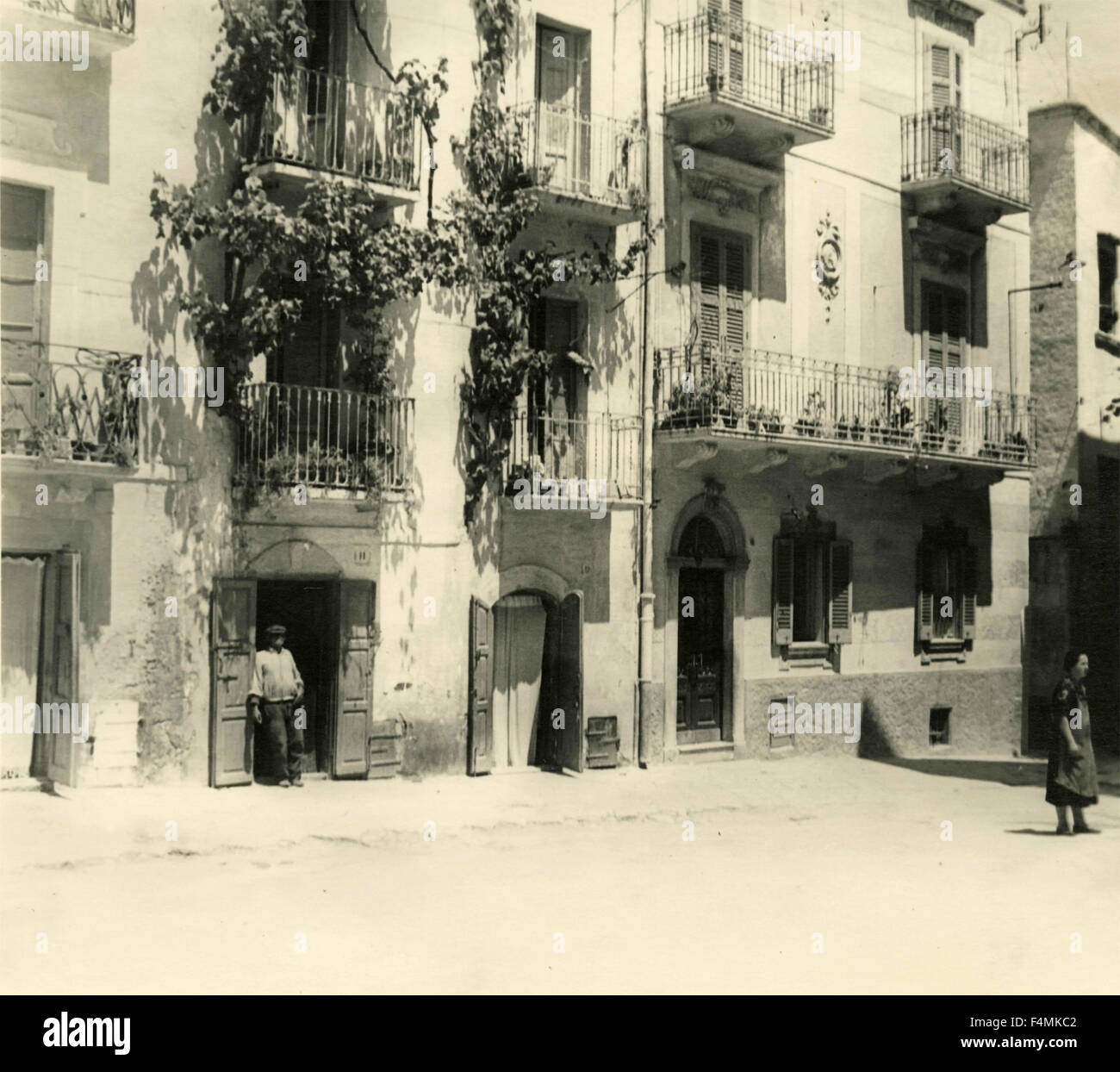 A street in old Bari, Italy Stock Photo - Alamy