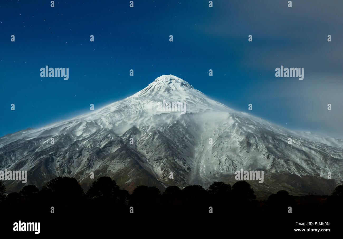Volcan Lanin, Lanin volcano, argentina Stock Photo - Alamy