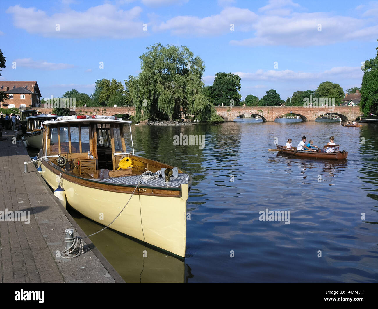 Stratford sights hi-res stock photography and images - Alamy