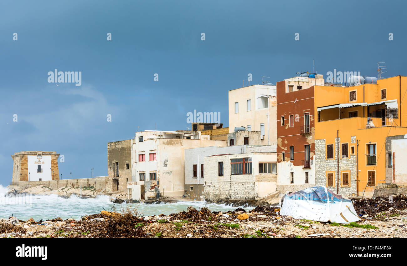 Harbor colorful waterfront houses hi-res stock photography and images ...