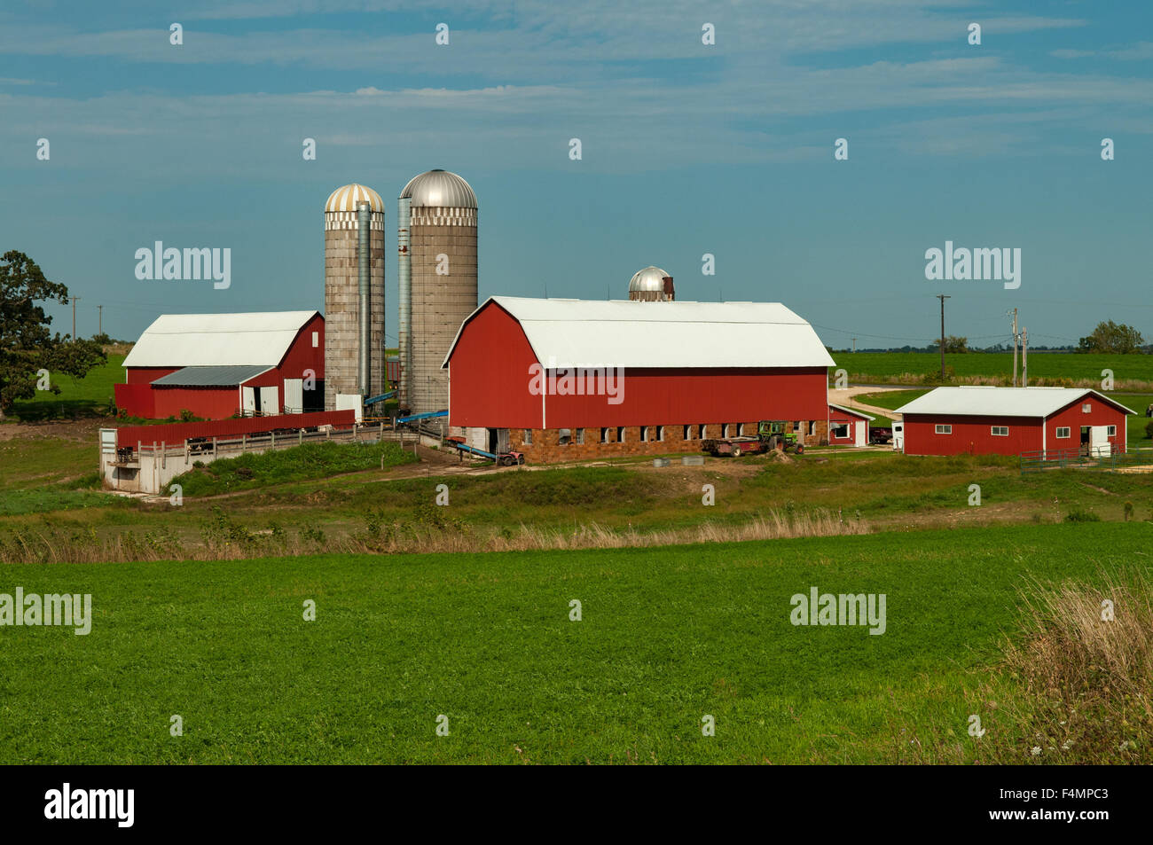 Rural scene with farm buildings hi-res stock photography and images - Alamy