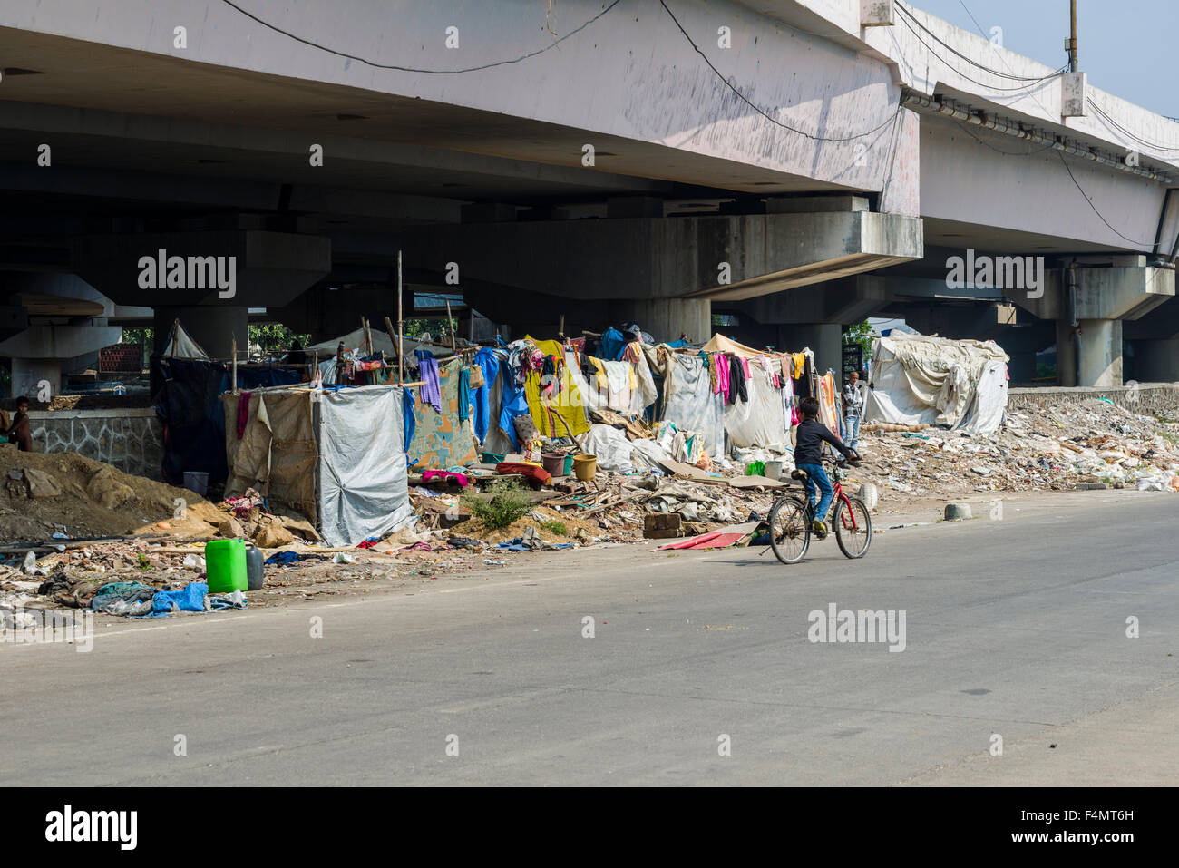 Poor poverty homeless tent hi-res stock photography and images - Alamy