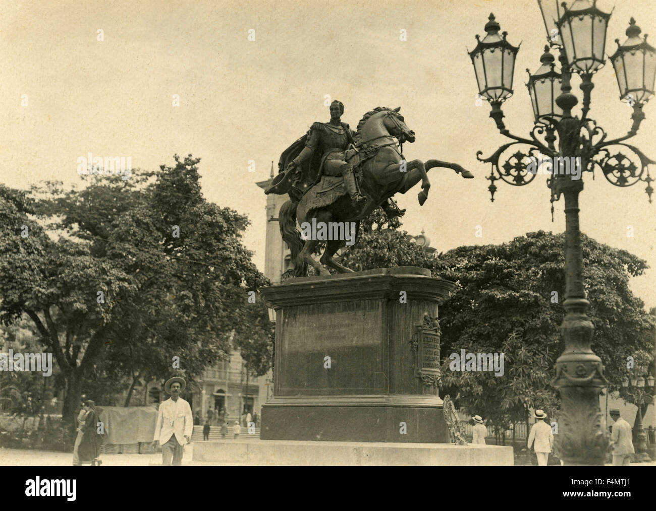 Statue of simon bolivar caracas hi-res stock photography and images - Alamy