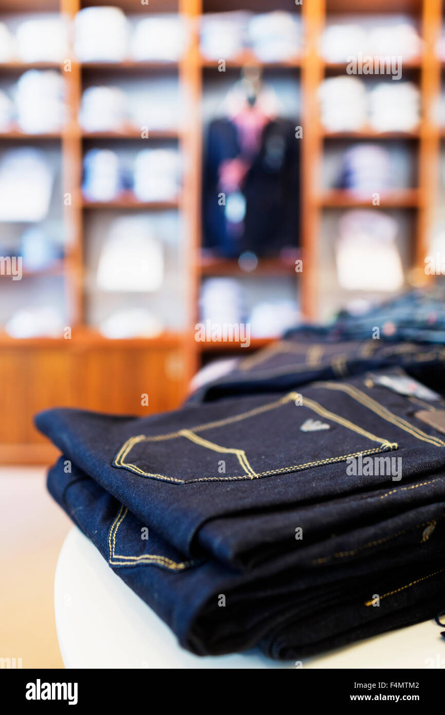 Jeans table display hi-res stock photography and images - Alamy