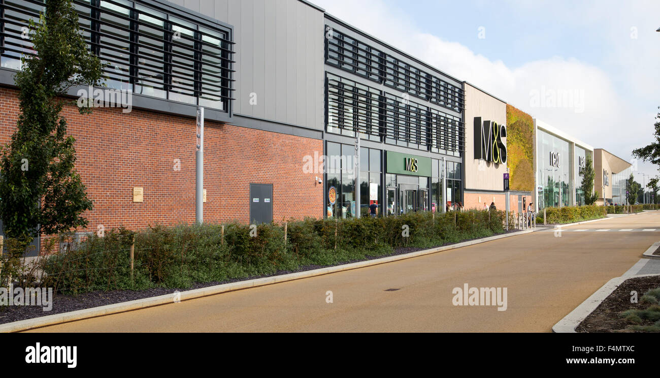 Shopping park hi-res stock photography and images - Alamy