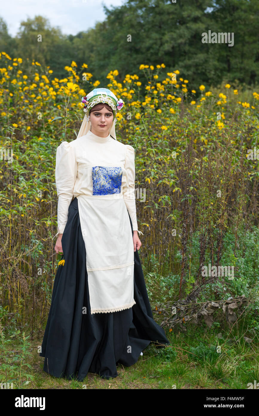 Traditional Jewish Clothing Women