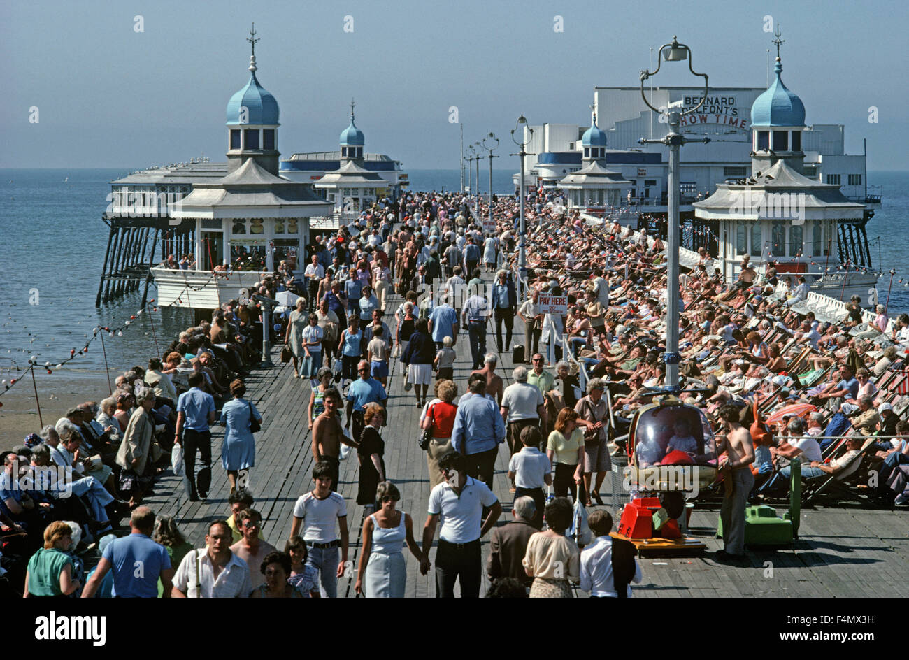 Blackpool North Pier on August Bank Holiday, Blackpool, British seaside ...