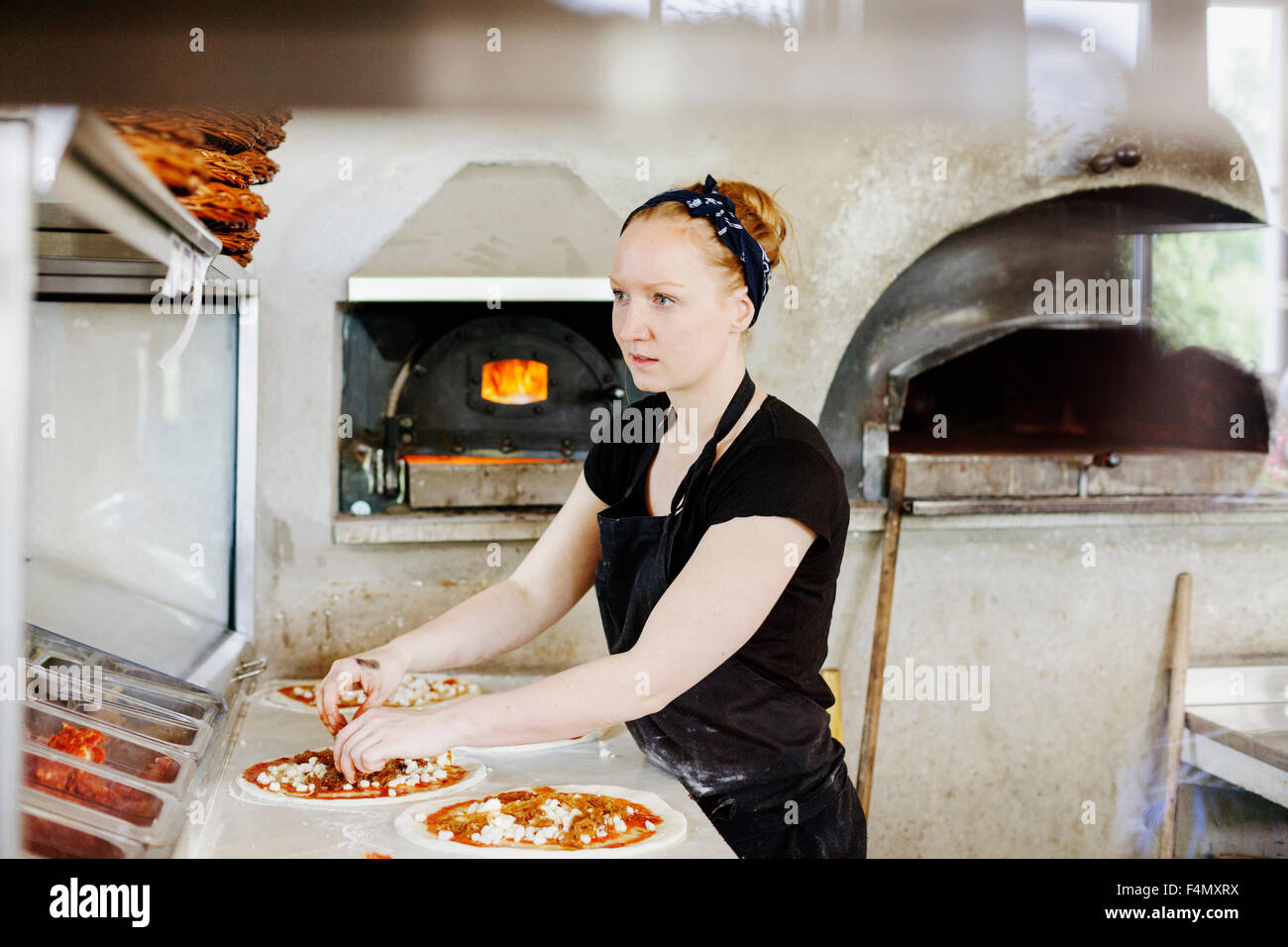Female Pizza Chef High Resolution Stock Photography and Images - Alamy