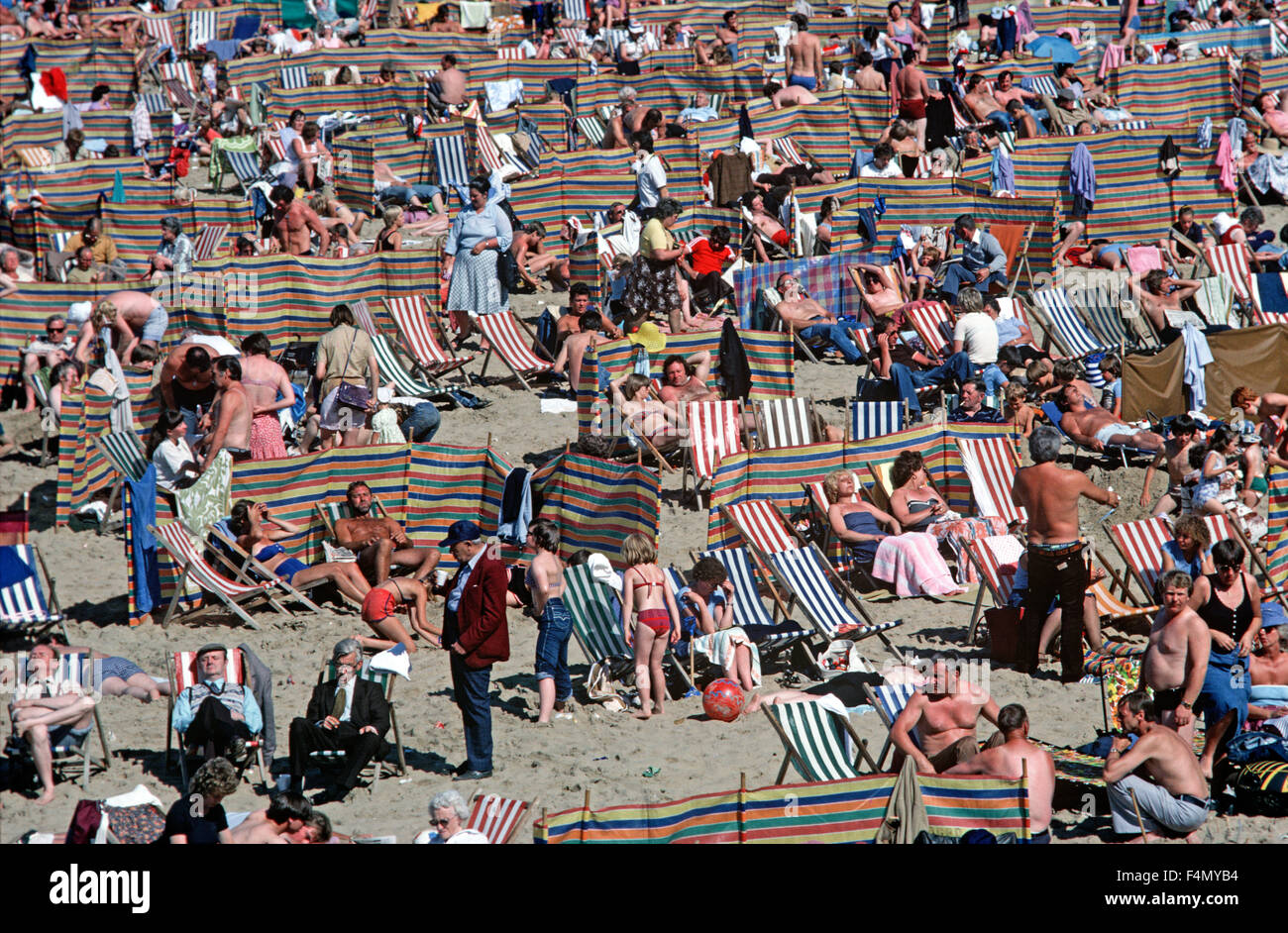 Blackpool beach 1980s hi-res stock photography and images - Alamy