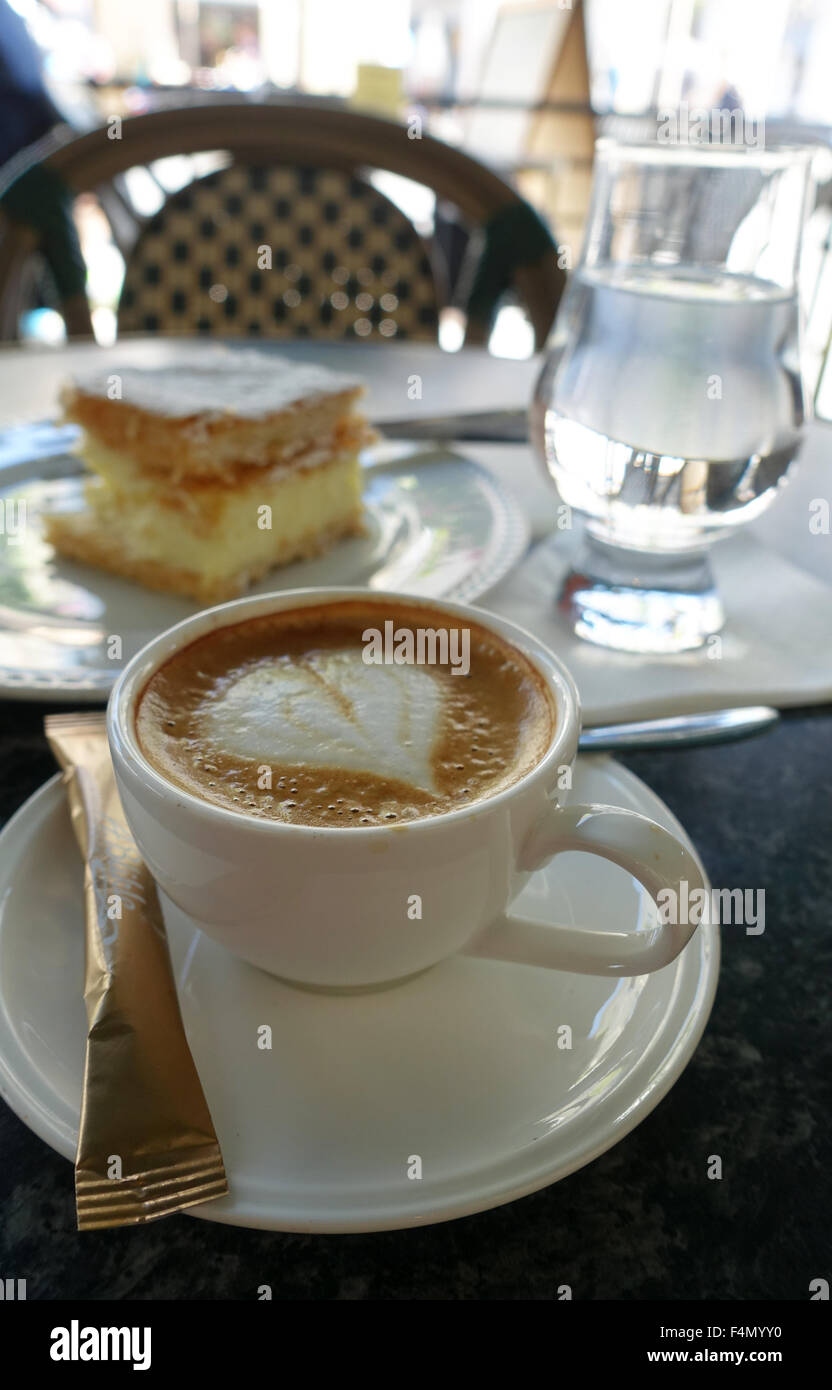 Nowy swiat cafe hi-res stock photography and images - Alamy