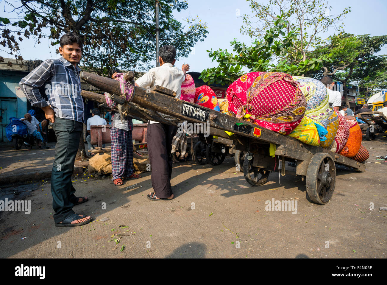 Push carts hi-res stock photography and images - Alamy