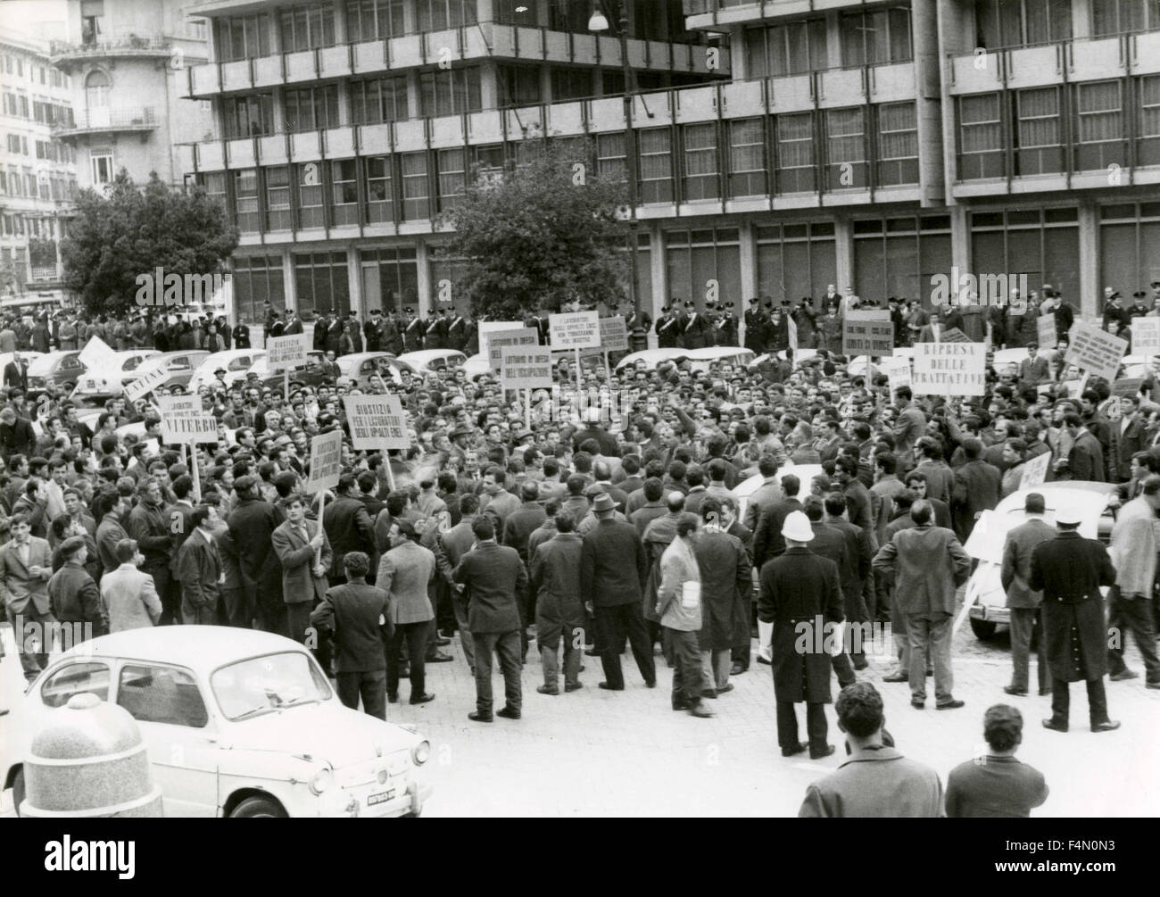Protest march in Rome, Italy Stock Photo - Alamy