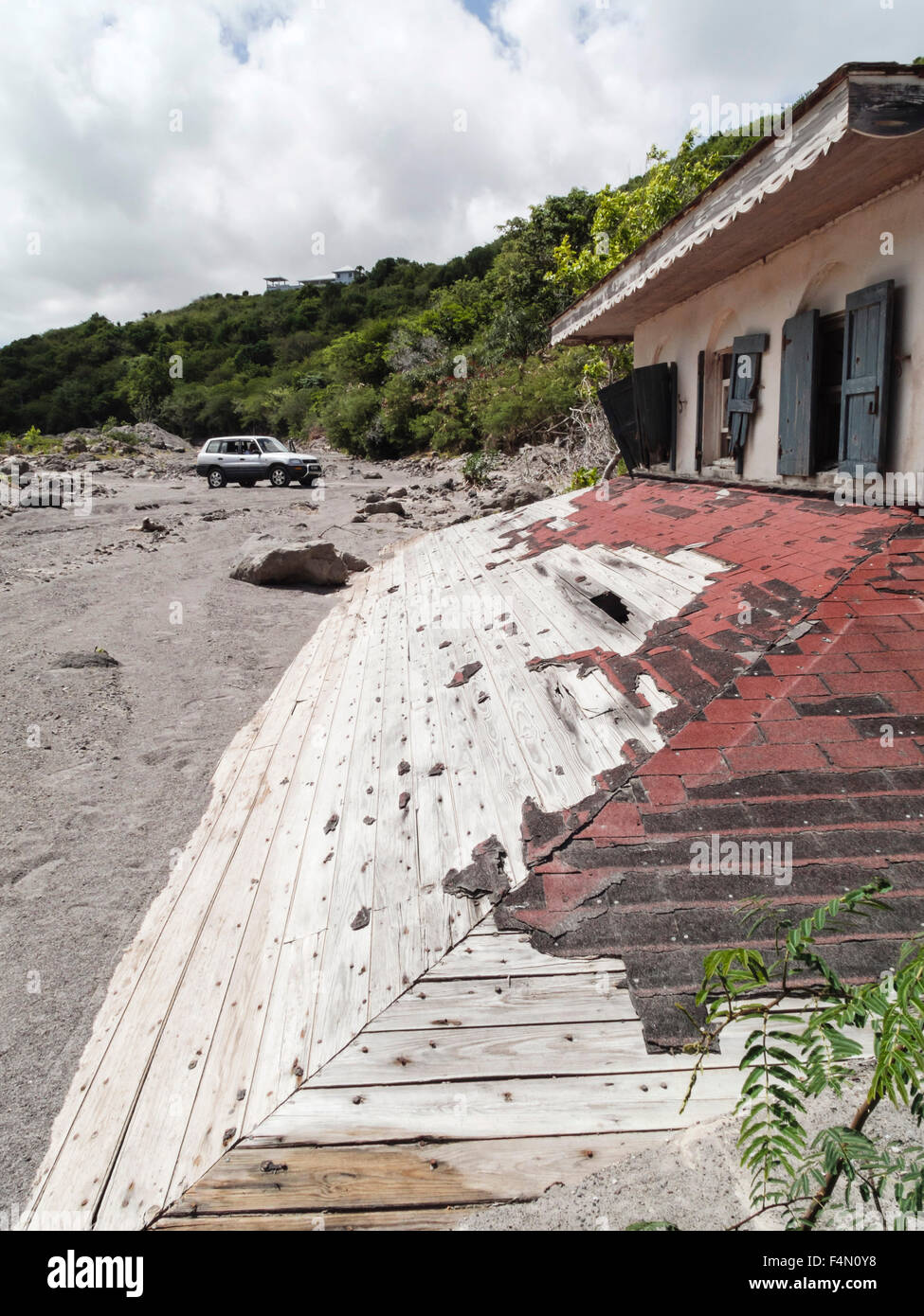 Montserrat volcano 1995 hi-res stock photography and images - Alamy