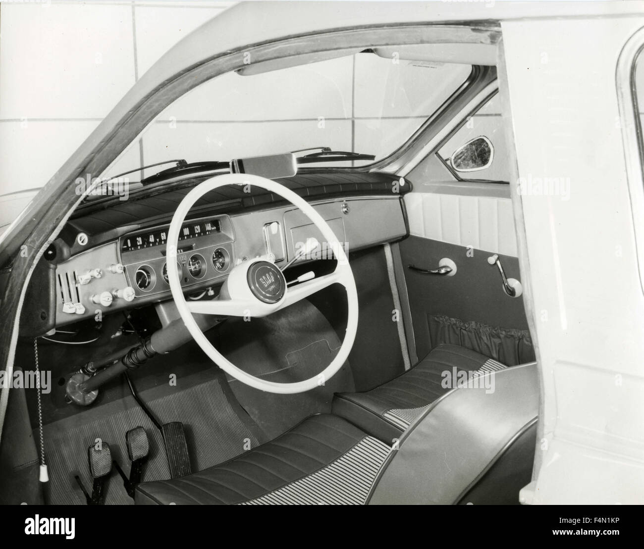 Interior car saab 95 station wagon hi-res stock photography and images ...