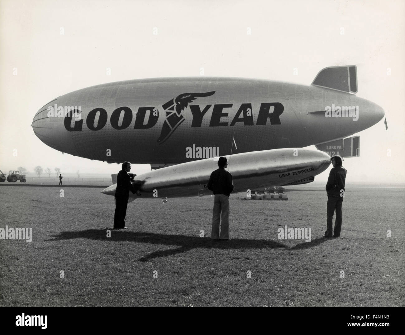 Goodyear zeppelin hi-res stock photography and images - Alamy