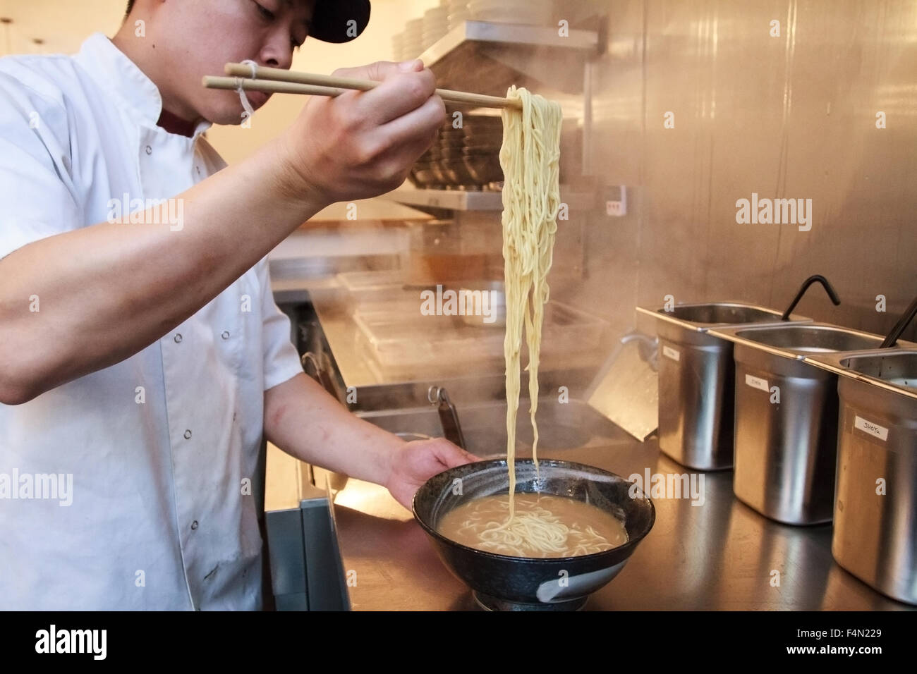Ramen chef hi-res stock photography and images - Alamy