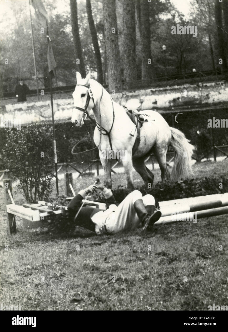 Fall from his horse hi-res stock photography and images - Alamy