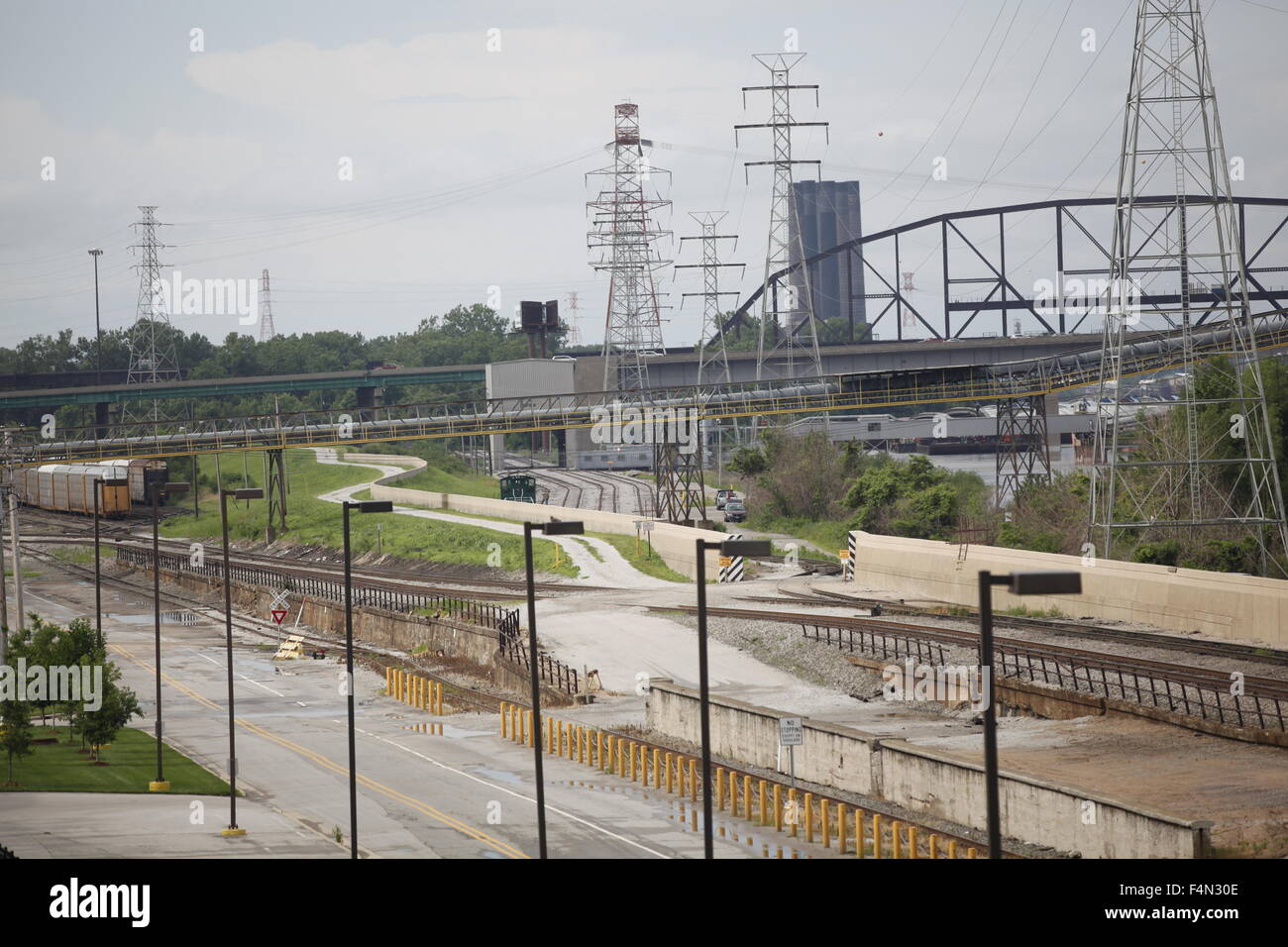 Saint St. Louis Arch seen across the Mississippi River from East St ...
