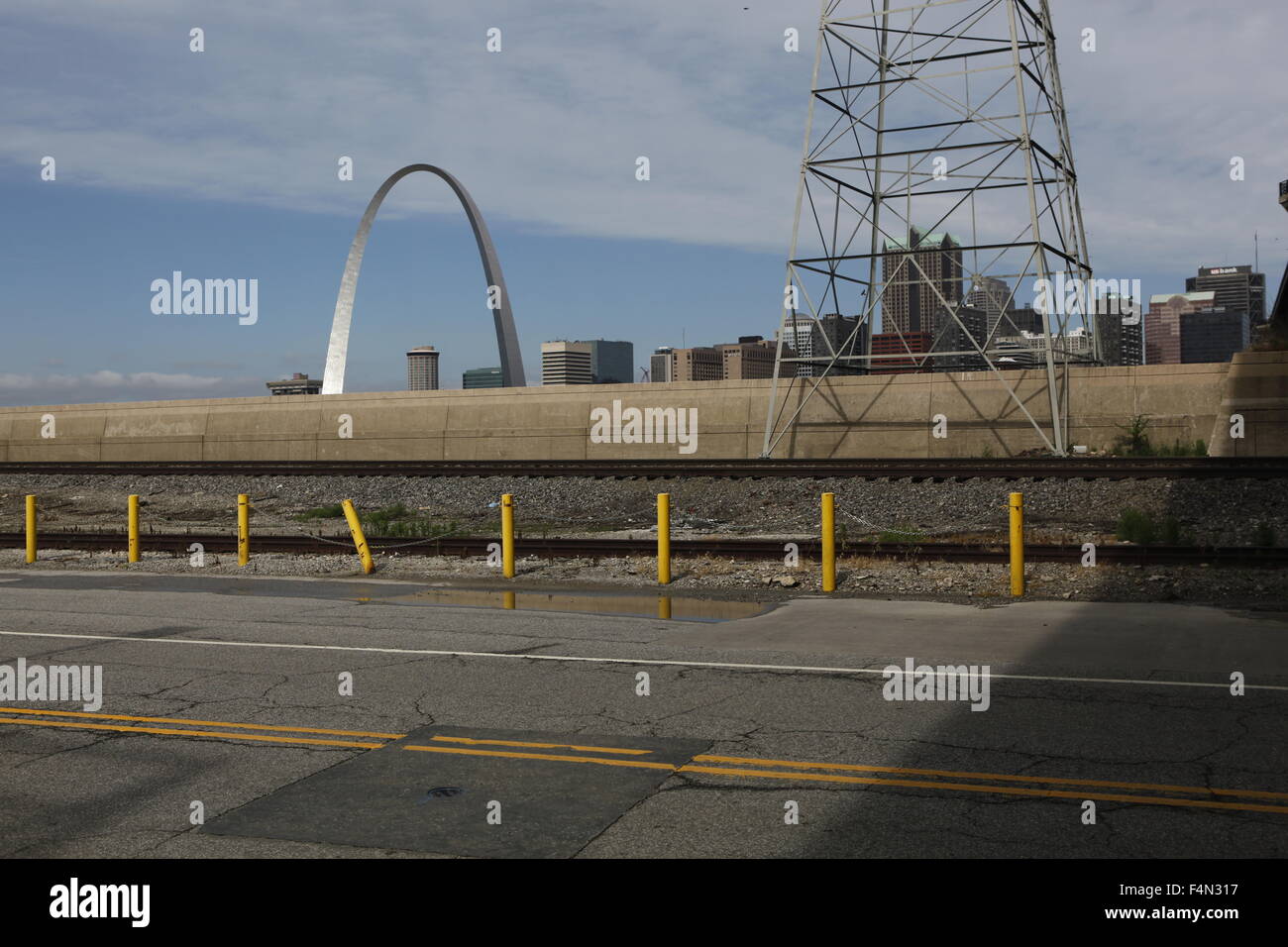 Saint St. Louis Arch seen across the Mississippi River from East St ...