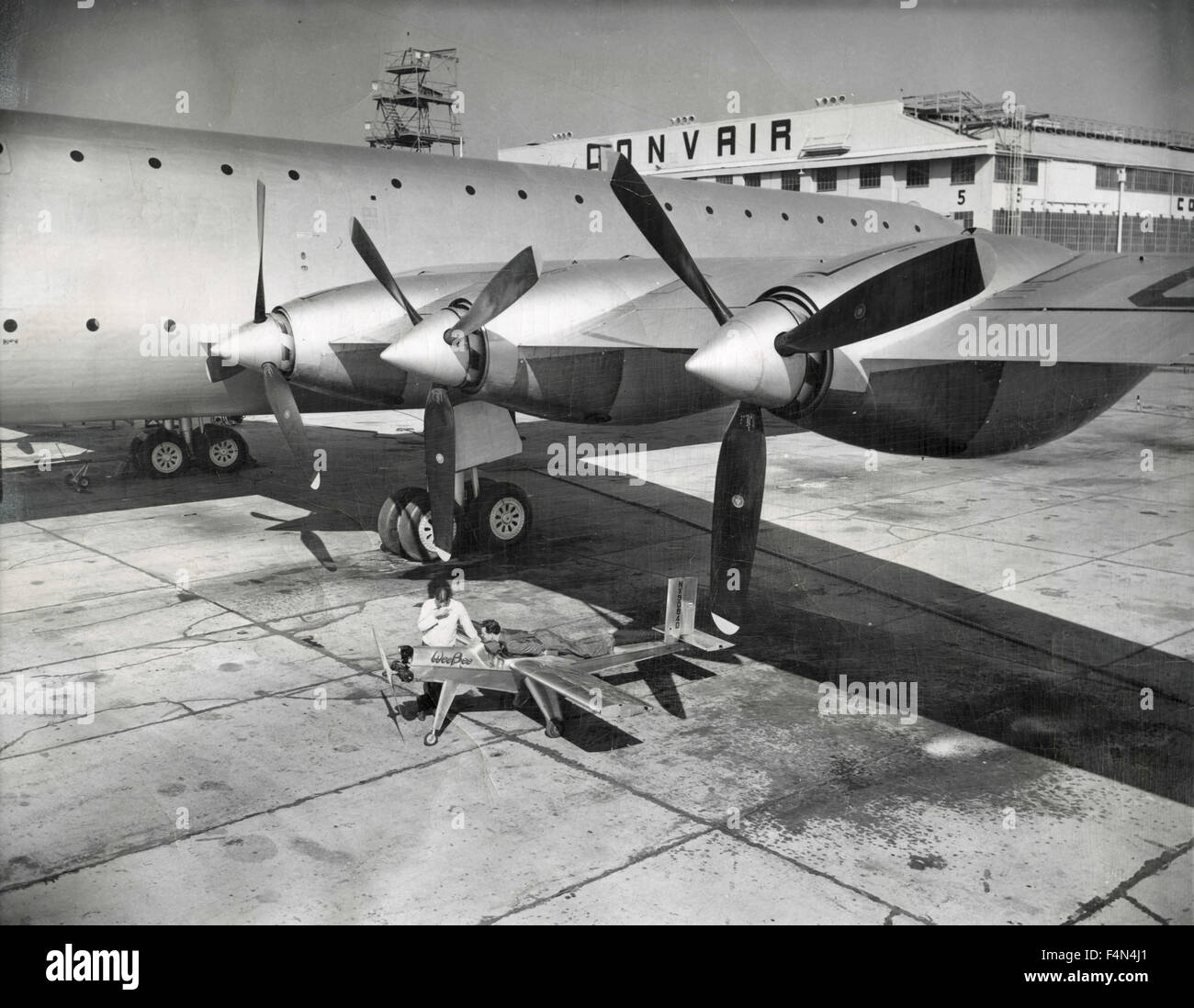 Weebee and transport planes hi-res stock photography and images - Alamy