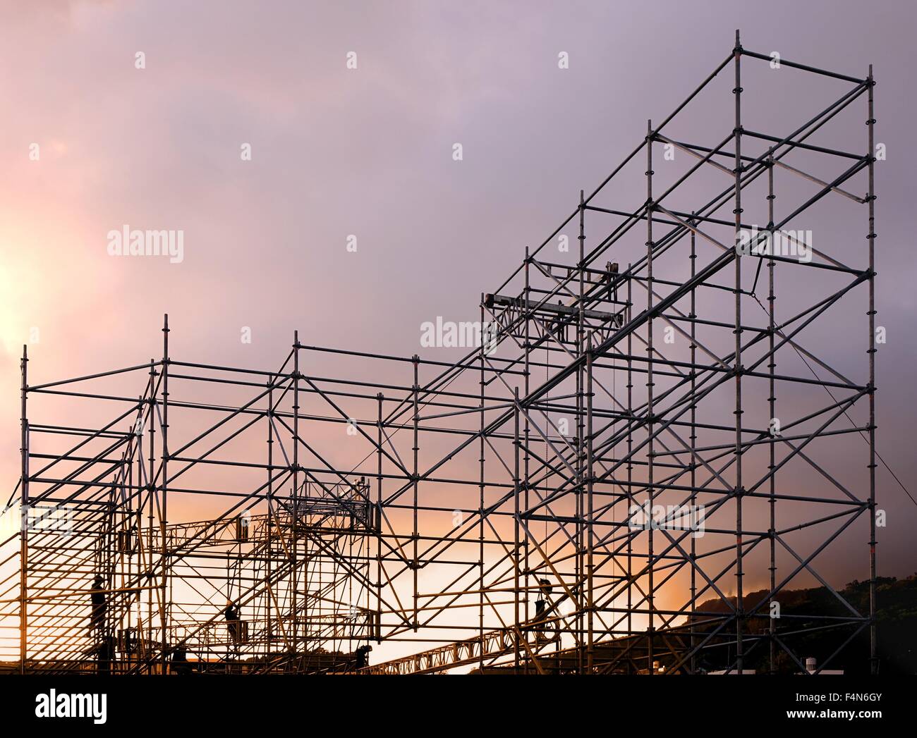 Scaffold setup hi-res stock photography and images - Alamy