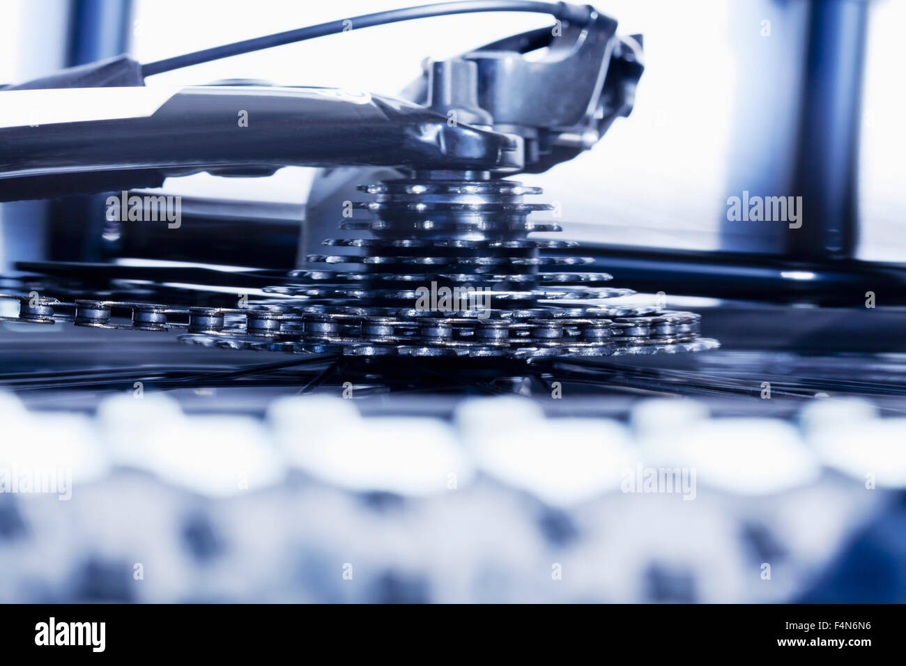 Chain and gear shift of a mountainbike Stock Photo - Alamy
