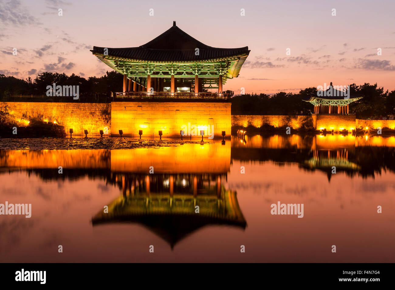 The night view of the korean palace hi-res stock photography and images ...