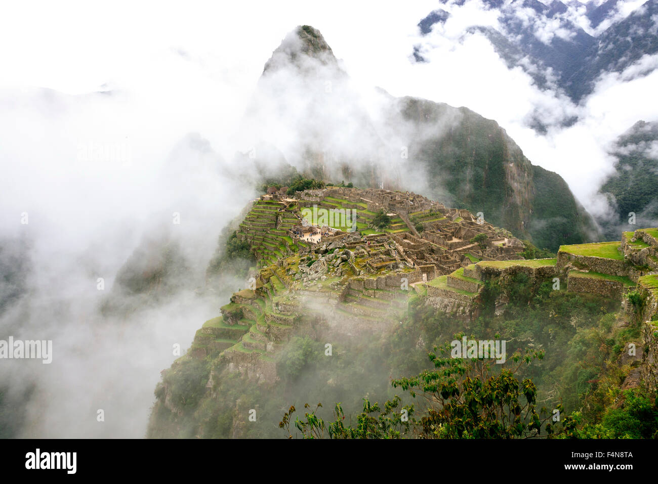 Peru, Machu Picchu region, Machu Picchu citadel and Huayna mountain in ...