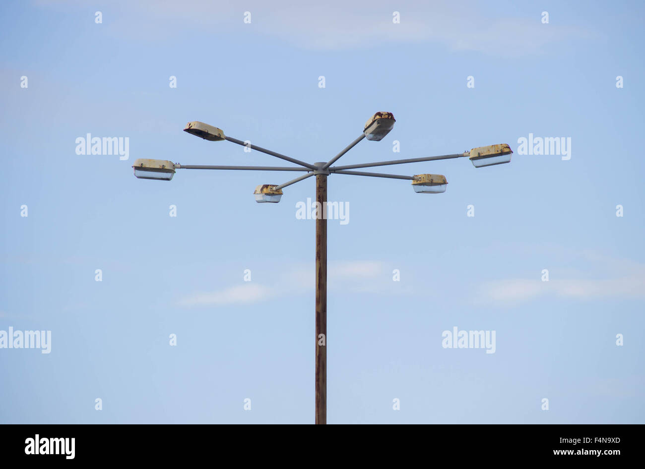 Old fashioned antique street light hi-res stock photography and images ...